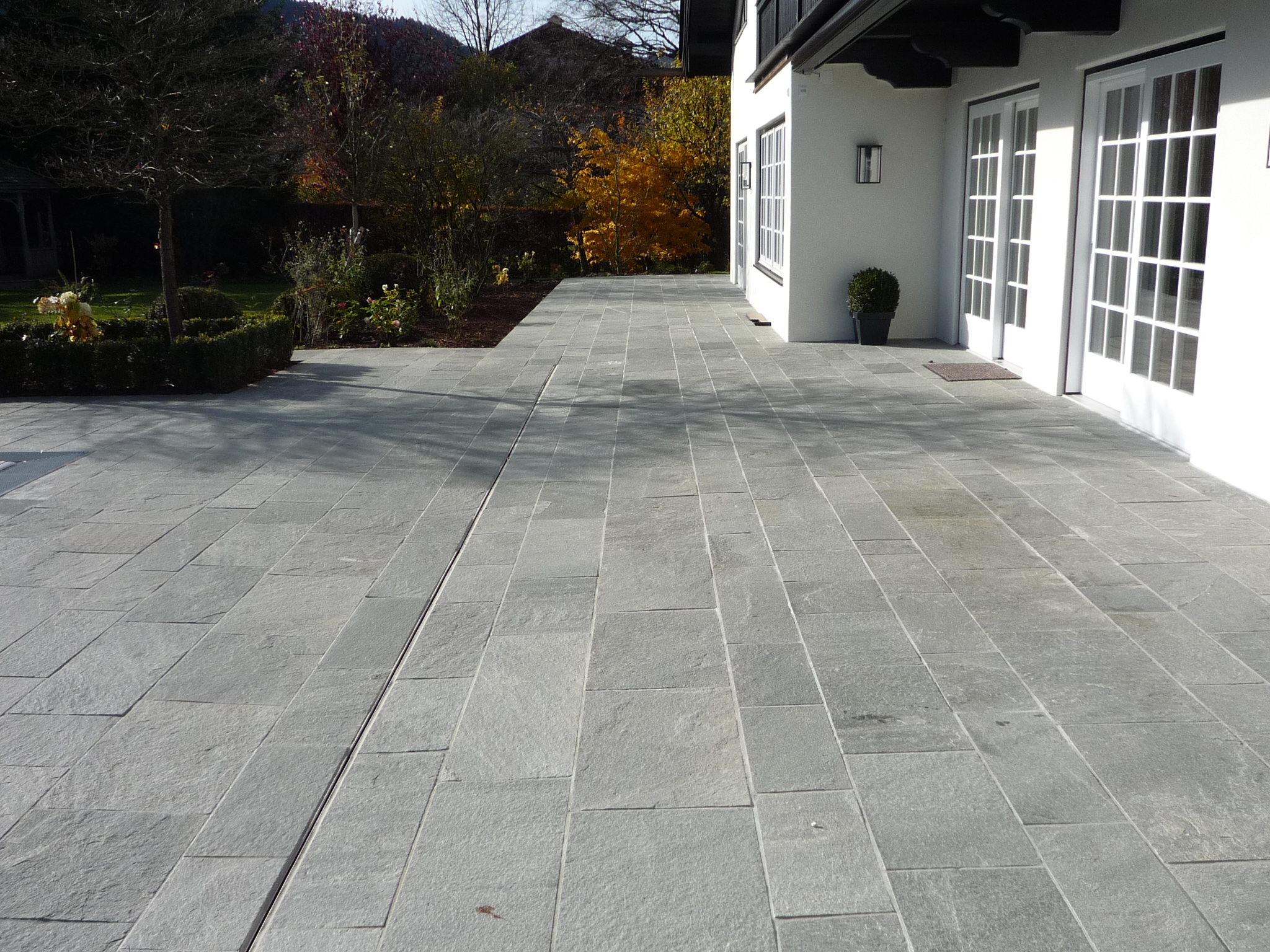 Bodenplatten / Polygonalplatten - Hiergeist Natursteine für Haus und Garten