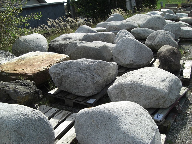 Findlinge-Quellsteine-Wasserspiele-Monolithen - Hiergeist Natursteine ...